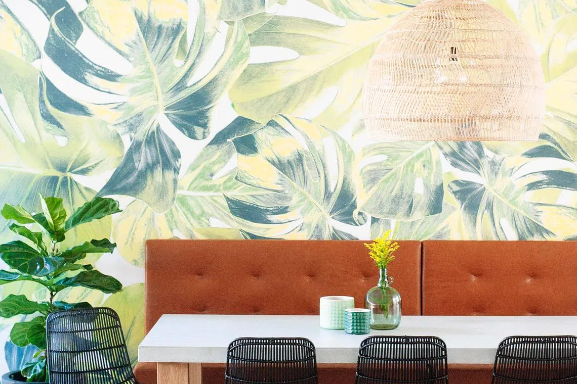 House Tour: A casual home with nature-inspired materials and motifs ...