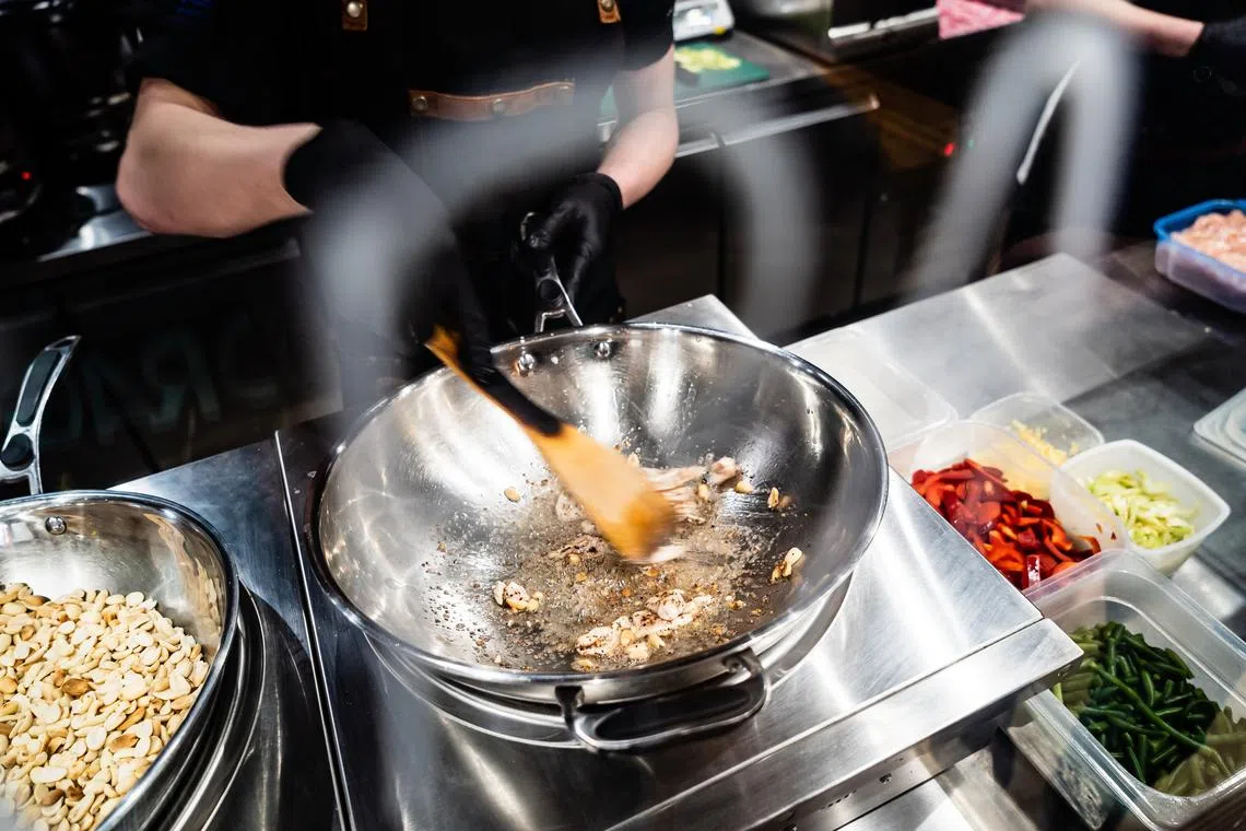 5 Types of Chinese Cooking Woks | Home & Decor Singapore