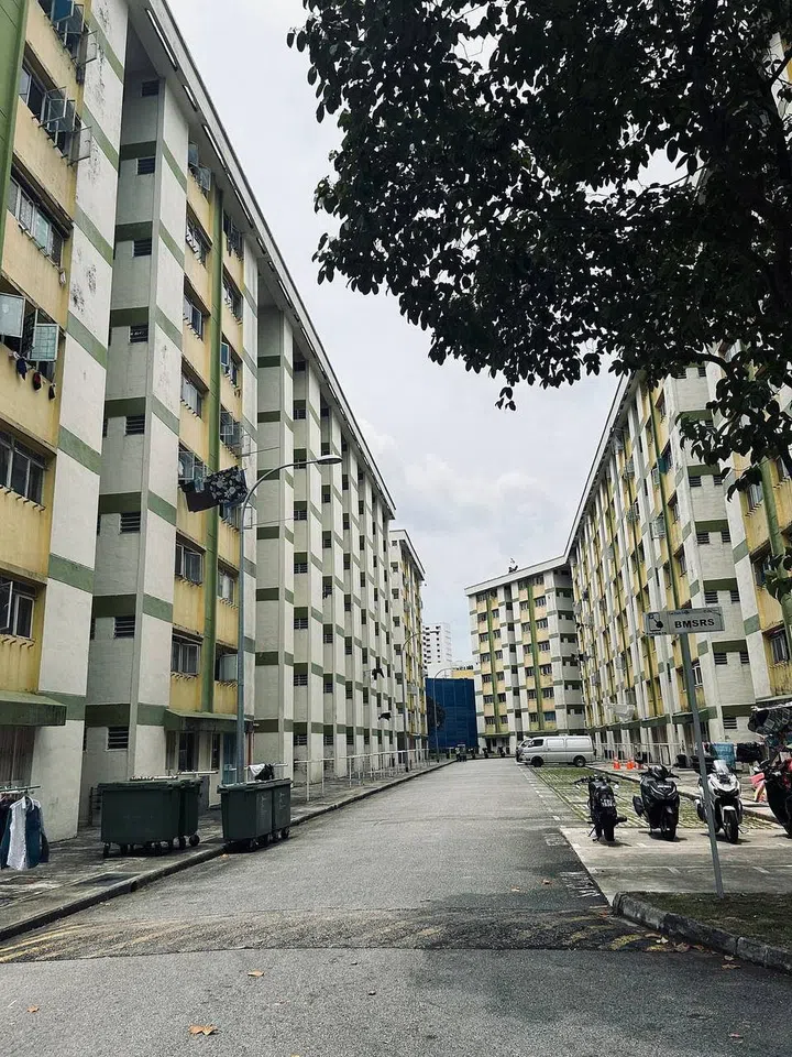 Spooner Road Haunted: Notorious HDB at Rail Corridor | Home & Decor ...