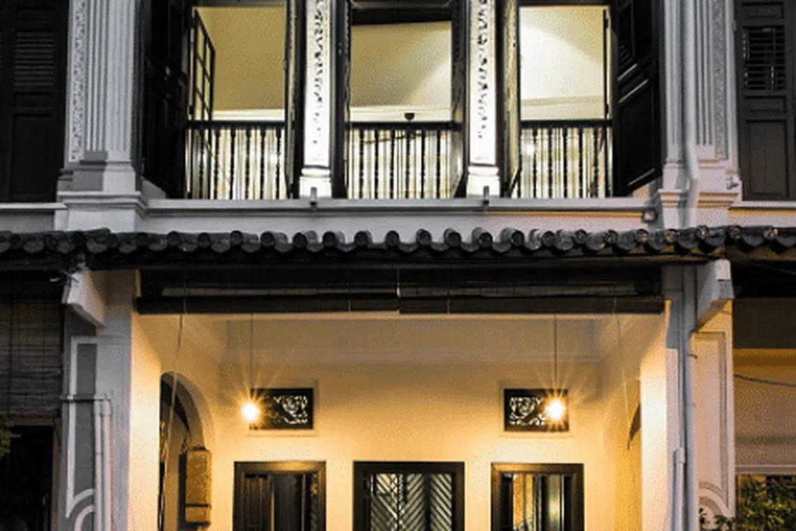 House Tour: An elegantly restored colonial shophouse with surprisingly ...