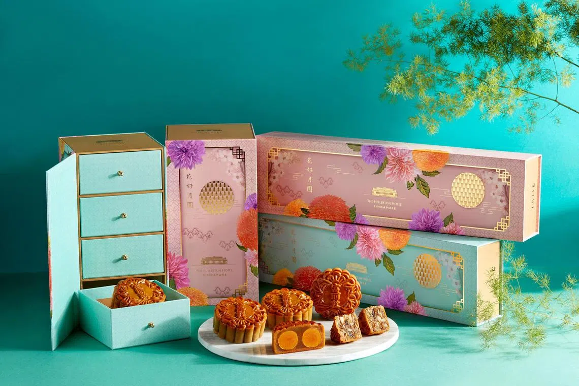 The Fullerton Hotel‘s Jade Signatures Mooncake features new localised ...