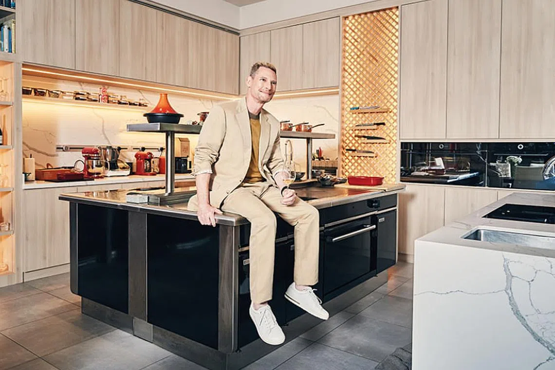 A tour into Michelin-Starred chef Emmanuel Stroobant's Kitchen - ICON ...