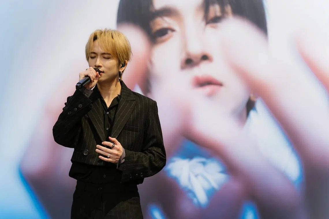 Singer Qiu Feng Ze First Solo Concert in Singapore Music Career | ICON ...