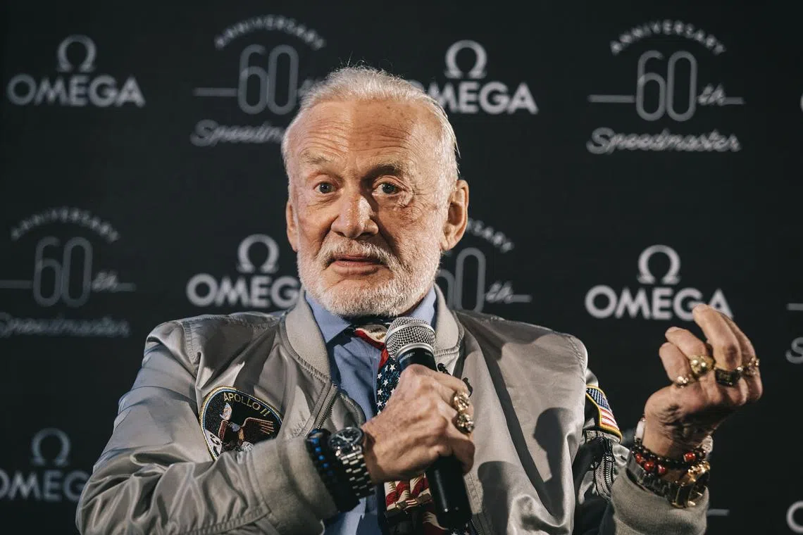 [Video] Astronaut Buzz Aldrin: I took my first selfie in space in 1966 ...