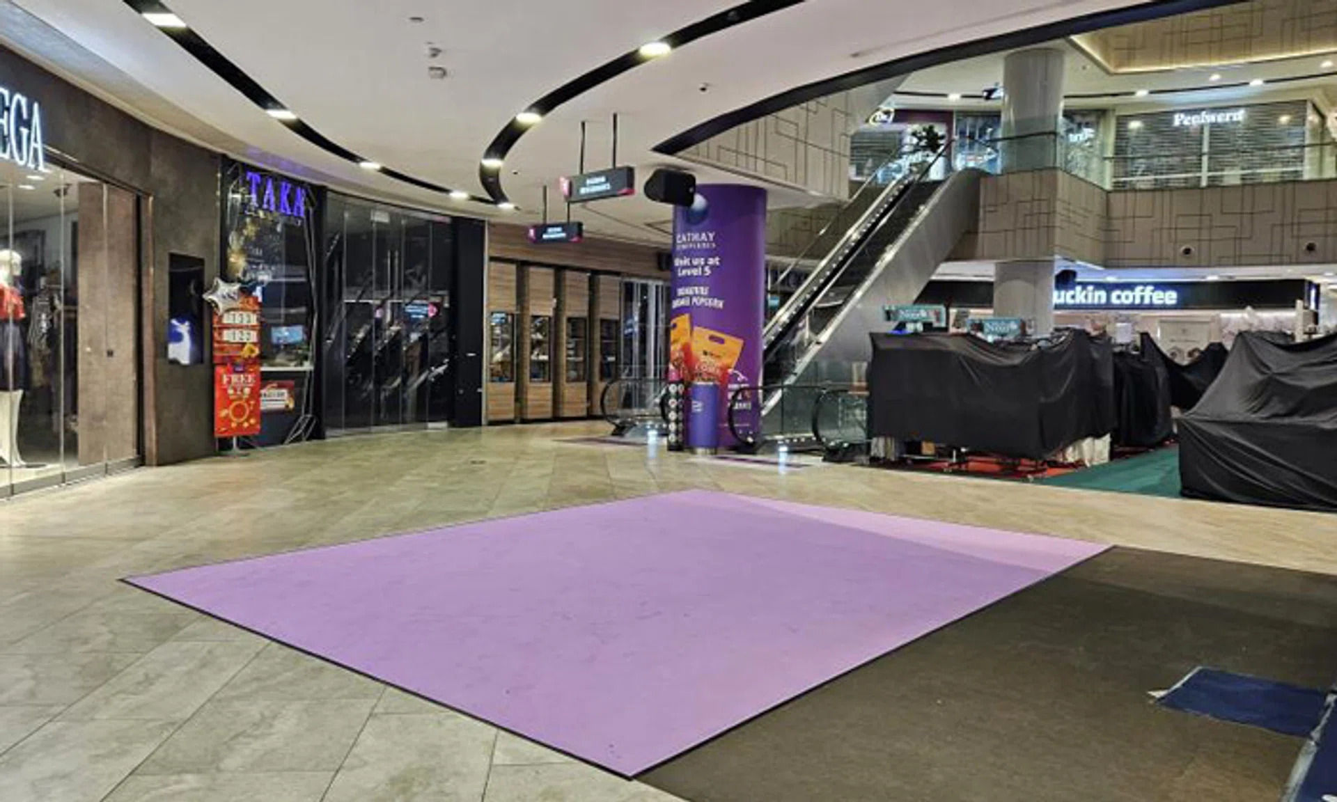 Century Square mall removes Merry Magical..., Latest News - STOMP