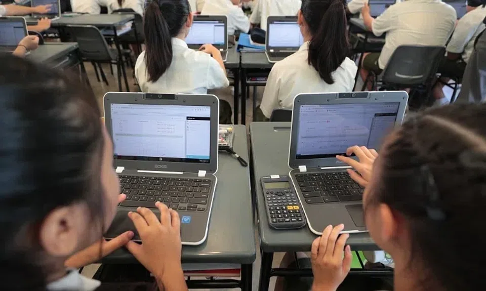 Don't ban screens but teach students to use devices purposefully | STOMP