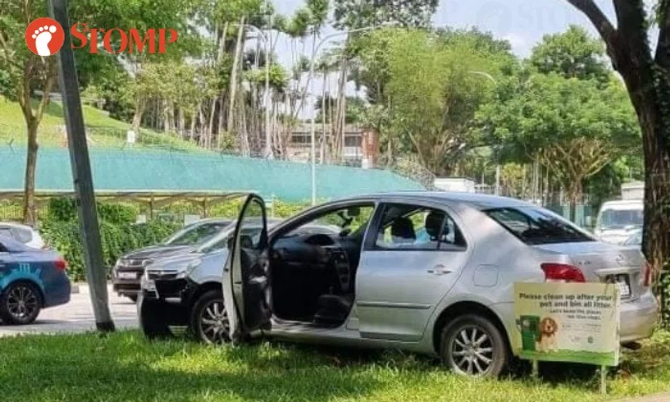 Car hits lamp post at Clementi Road, Latest News - STOMP