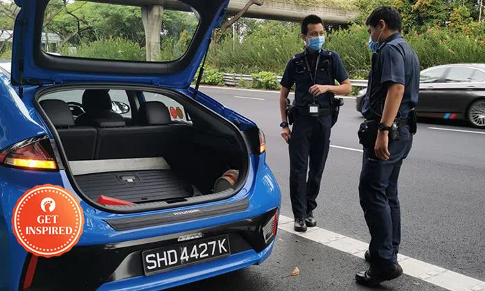Kind police officers give family free ride to Changi after taxi breaks ...