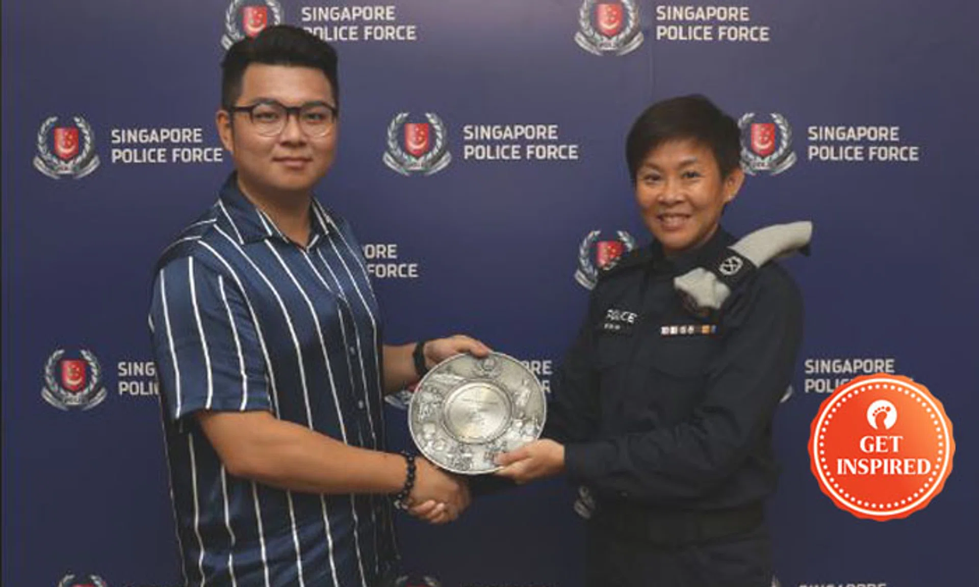 Man detains suspect who took upskirt photo of woman while on escalator ...