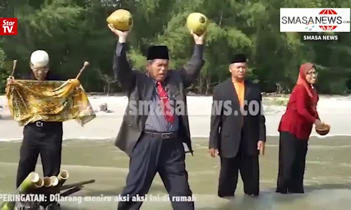 Raja Bomoh conducts ritual to 'protect' Malaysia from North Korea | STOMP