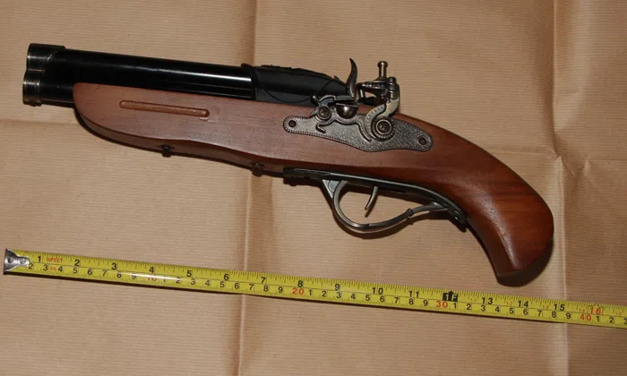 14-year-old teen among 2 who allegedly robbed Katong barber shop with ...