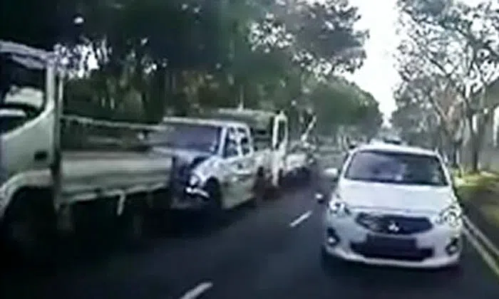 Watch how driver causes chain collision at Bishan Road | STOMP