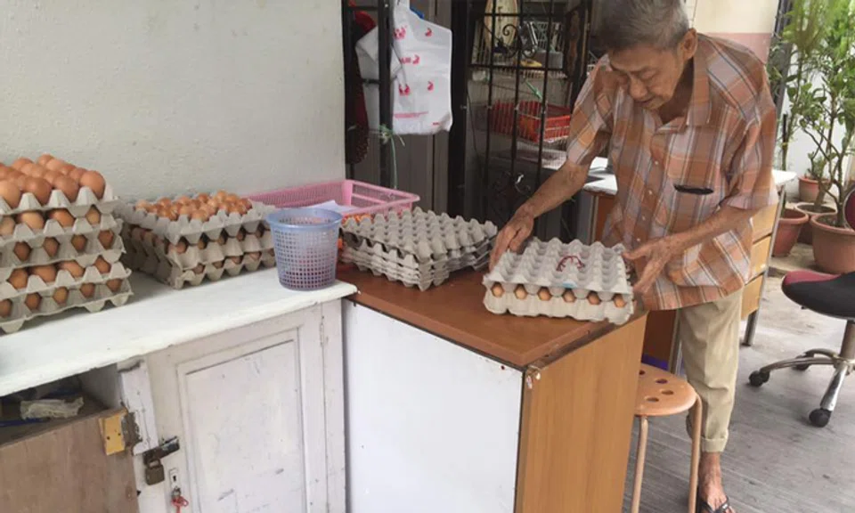 Got 10 cents to spare? Help this friendly uncle who sells eggs at Bukit ...
