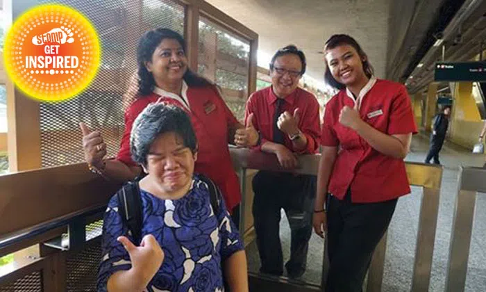 Good job! SMRT staff at Commonwealth station help blind woman with her ...