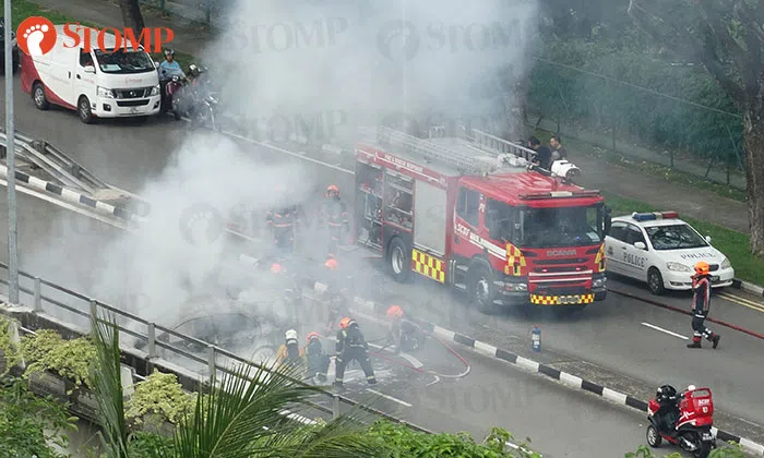Resident praises SCDF for quick response to car fire along Jurong Canal ...