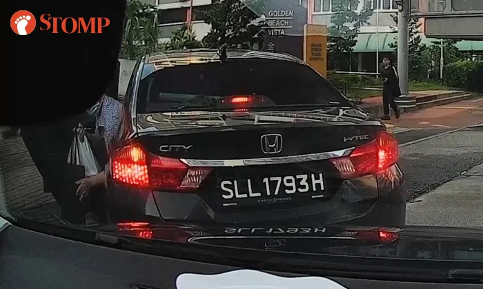 Driver abruptly stops car while entering multi-storey carpark to let passenger alight | STOMP