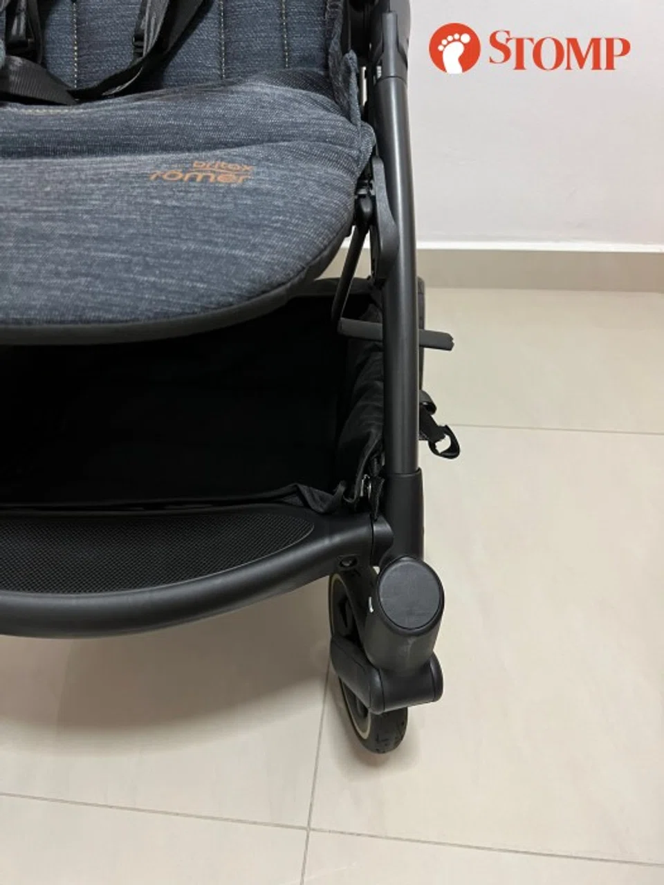Stroller stuck in platform gap at Serangoon station: Mum grateful to ...