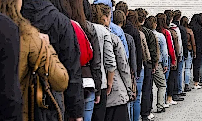 Woman wants to apologise to auntie for cutting queue at National ...