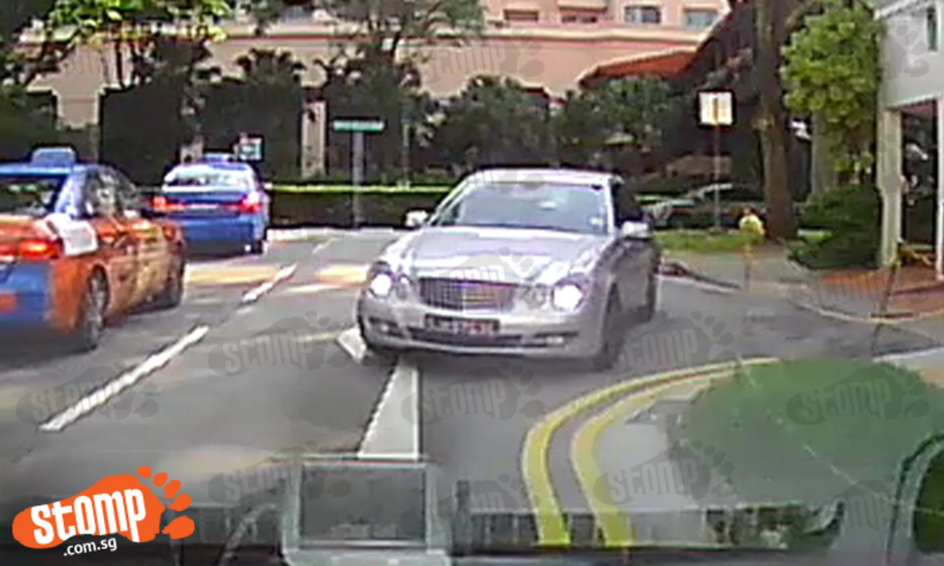 Another Merc goondu going against traffic, this time at New Market Rd | STOMP