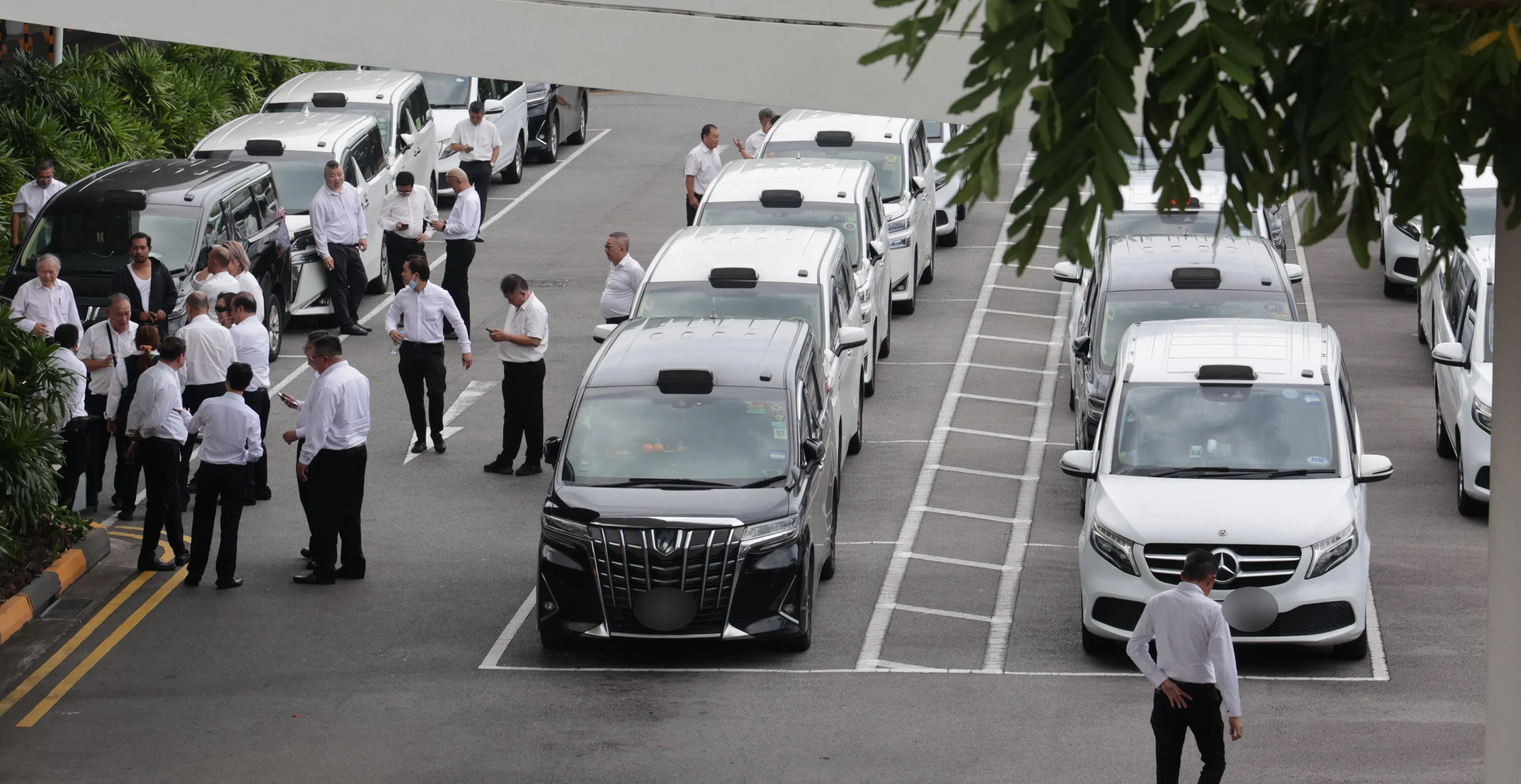 Changi Airport mini-bus trial suspended following complaints from ...