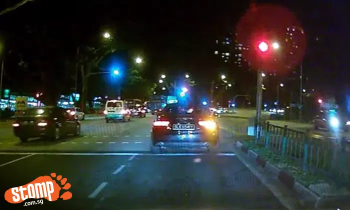 P-plate driver of SLE6541Y, how can you turn when there is a red light ...