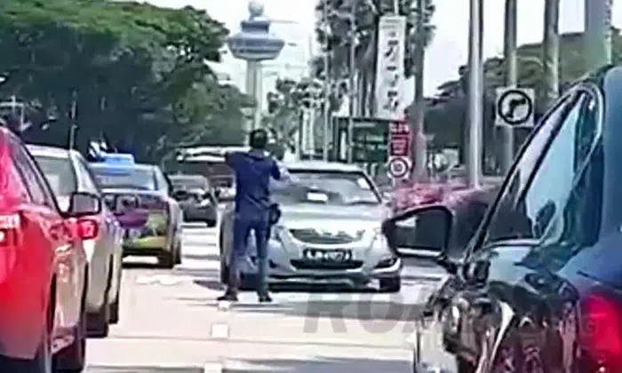 Driver holds up vehicles after going against traffic at Airport ...