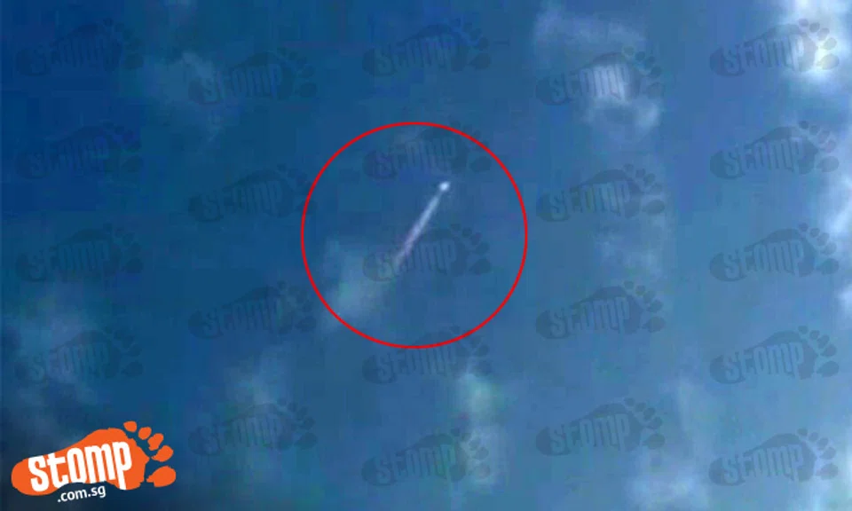 What is this strange object shooting across the sky at East Coast Rd ...