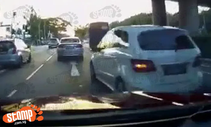 Motorist forced to jam on the brakes to avoid crashing into Merc driver who changed lanes ...