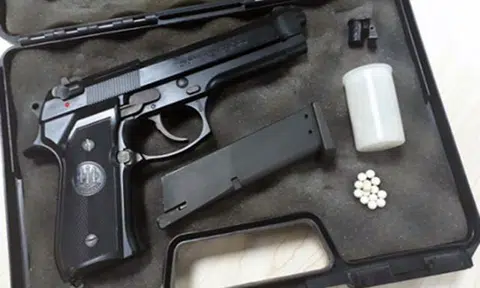26-year-old man faces fine and jail after police find airsoft guns in ...