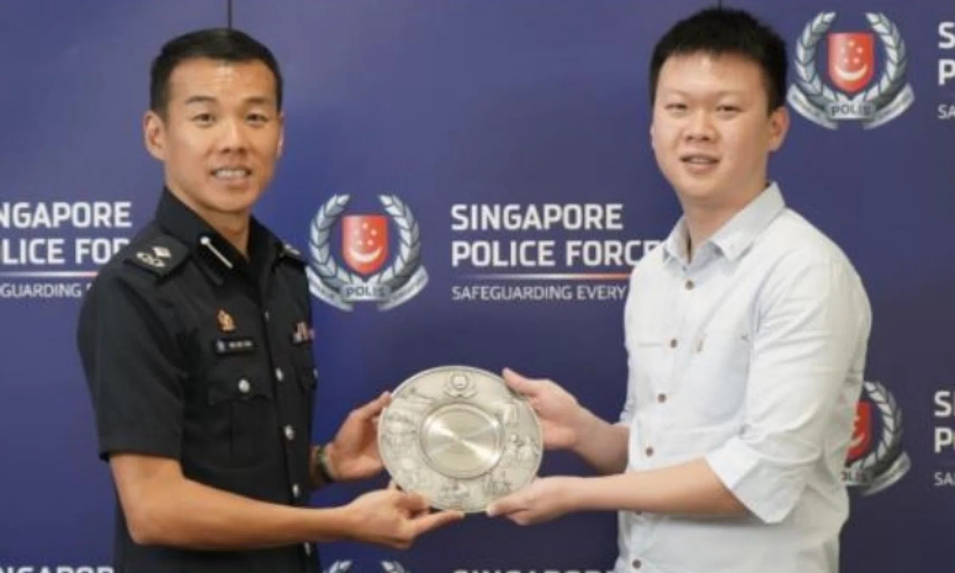 Resident lauded for detaining man after seeing him place debtor's note ...