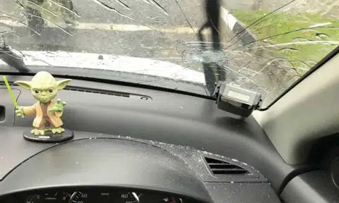 Even Yoda can't stop this: Spanner flies out from trailer and cracks ...