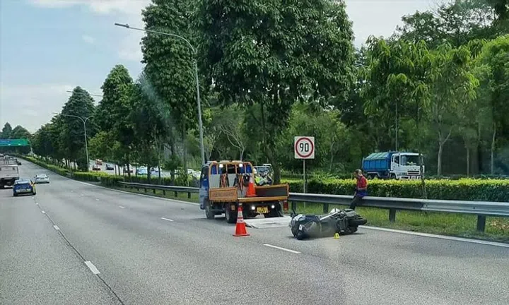 Female pillion rider, 36, dies after motorcycle skids on SLE | STOMP