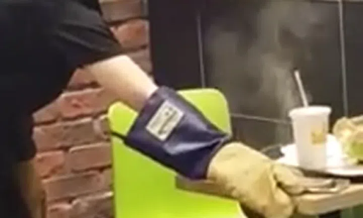 YouTube video showing Samsung Galaxy Note 7 catching fire goes viral ...