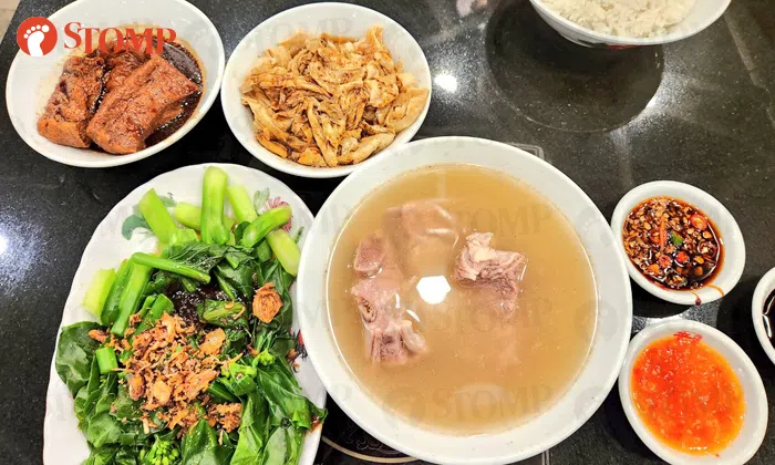'Tourist trap to use up your SGD': Diner laments small portions of $75 ...