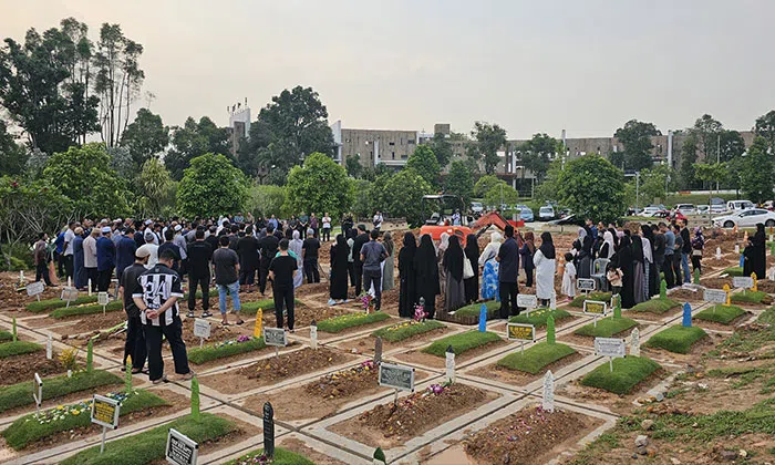 Over 100 people turn up to bid final farewell to Temasek JC girl who ...