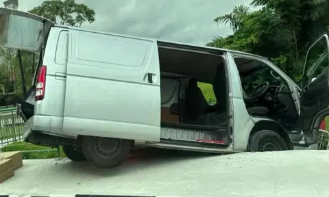 Van in Aljunied accident found carrying contraband cigarettes, driver ...