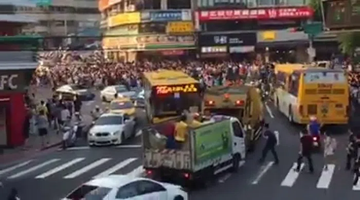 Stampede in Taipei as Pokemon Go players rush to catch Snorlax | STOMP