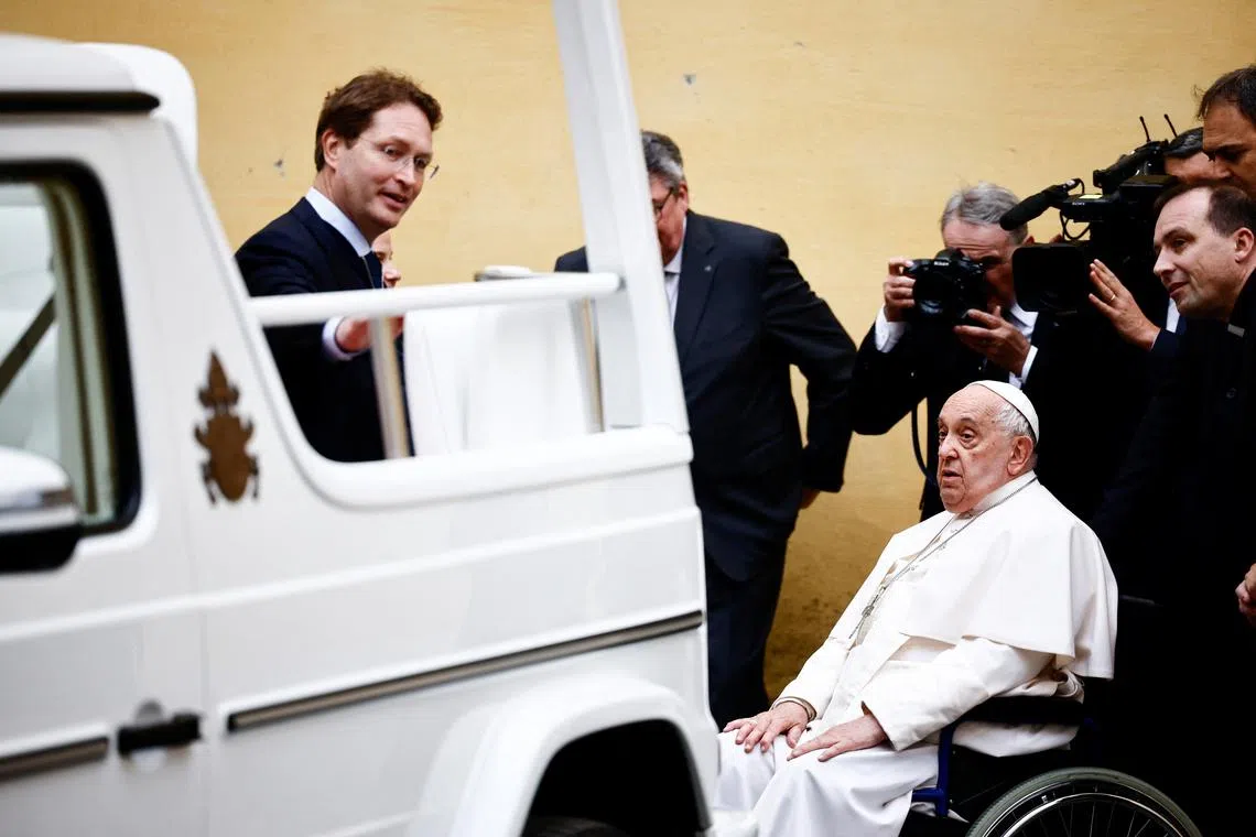 Vatican unveils Pope Francis' new popemobile, an all-electric Mercedes ...