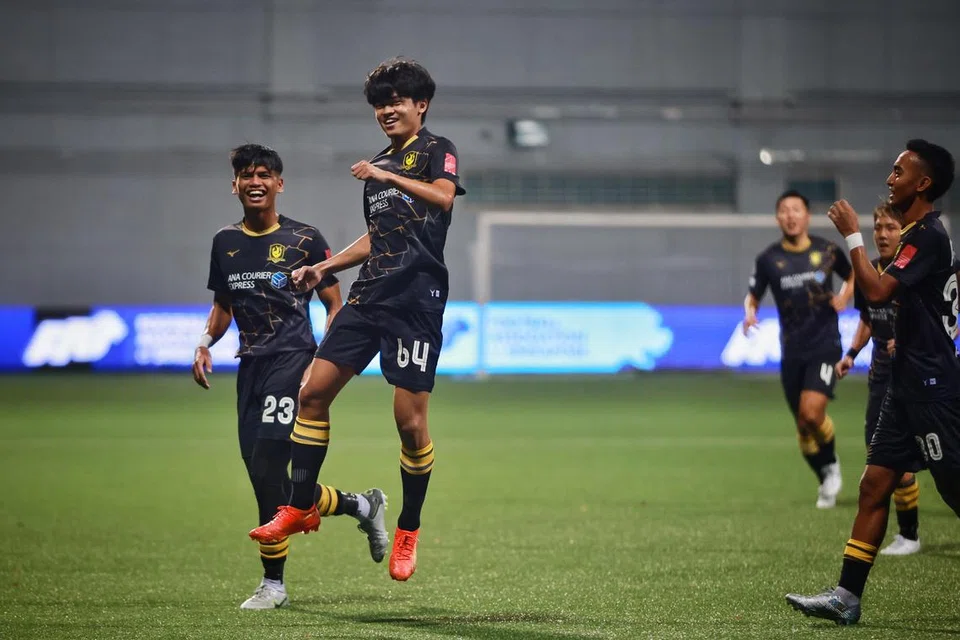 Tampines Rovers move within one point of SPL leaders Albirex Niigata ...