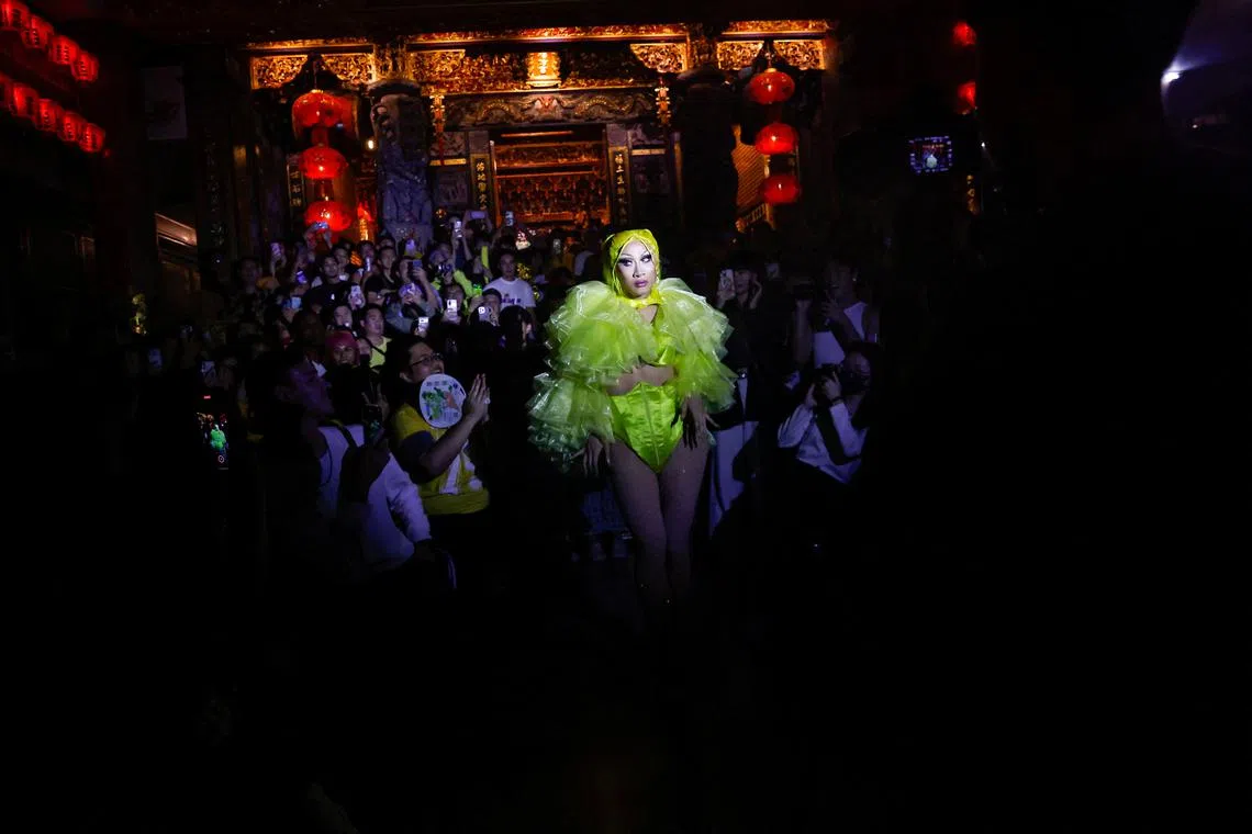Taiwan drag queens bring their glamour to presidential office ...