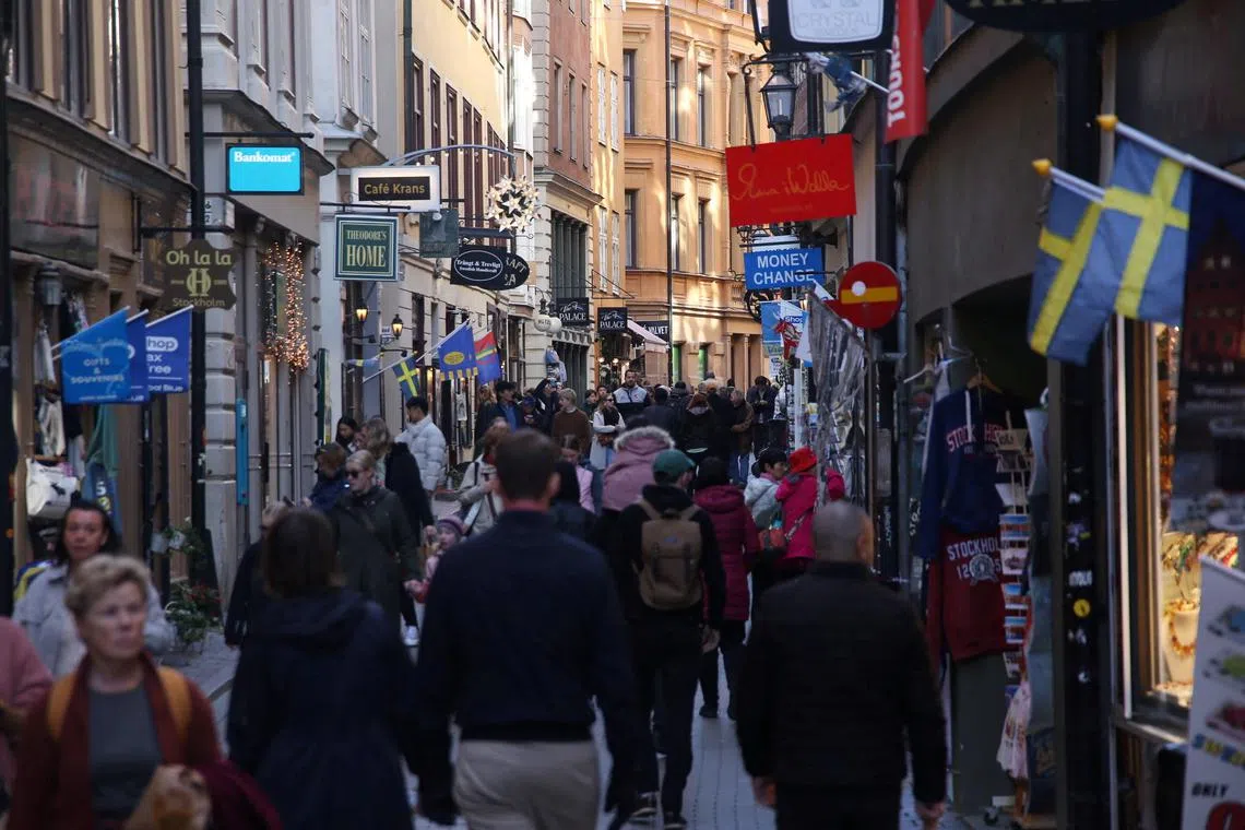 Sweden grants lowest ever number of residence permits to asylum seekers ...