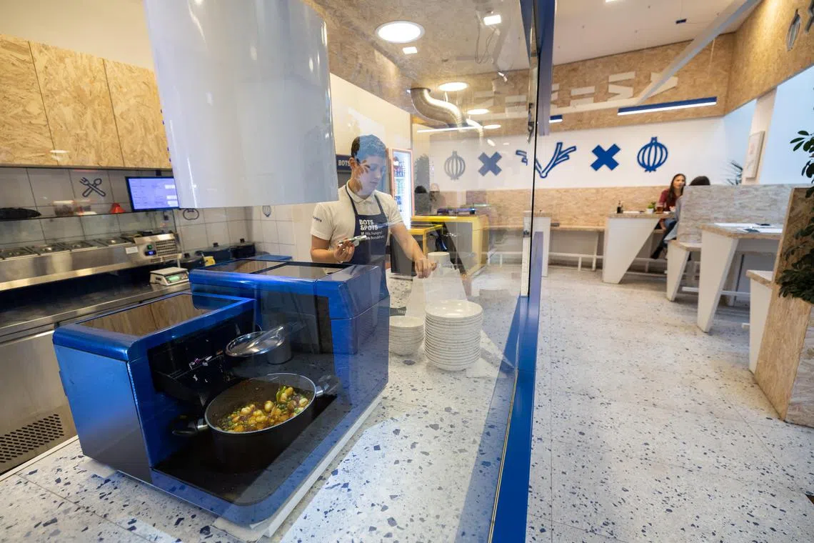 Croatian restaurant offers one pot menu cooked by robotic chef | The ...