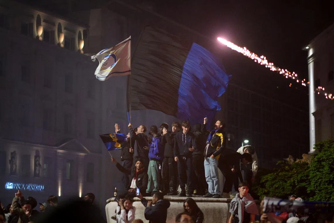 Emotional Atalanta fans celebrate historic European title | The Straits ...