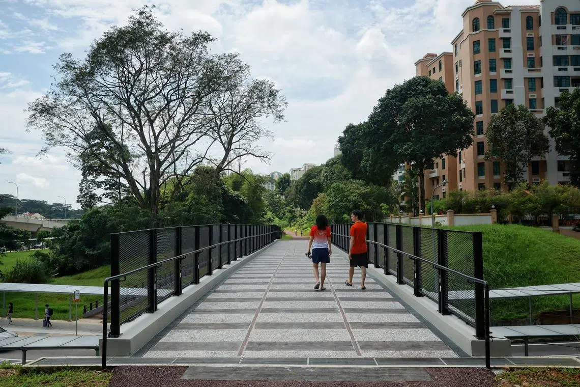 Northern stretch of Rail Corridor opens to offer 21km of green trails ...
