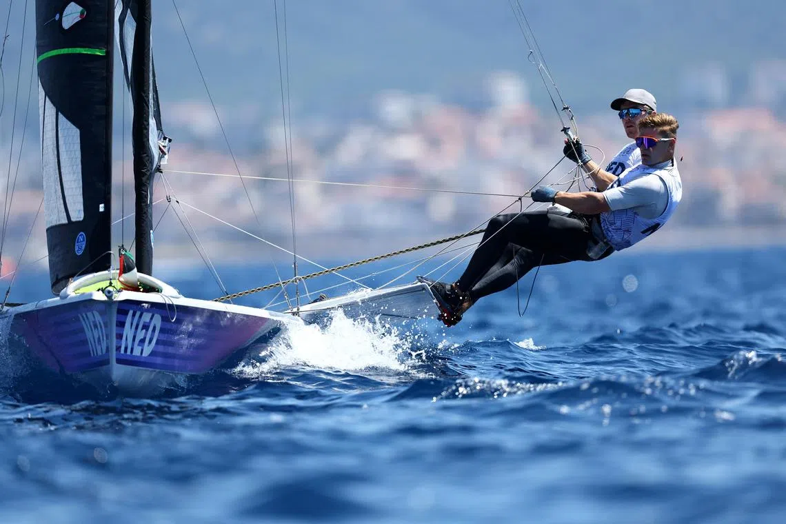 Love on an ocean wave as Dutch sailors get engaged before Olympic Games ...