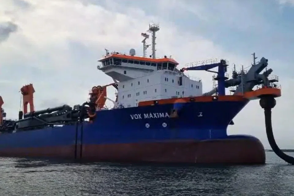 Oil spill cleanup in progress at Pasir Panjang Terminal after boat hits stationary vessel: MPA ...
