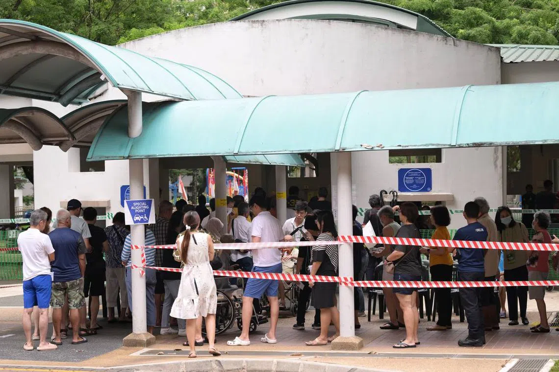 Singaporeans head to the polls to pick their 9th president | The Straits Times