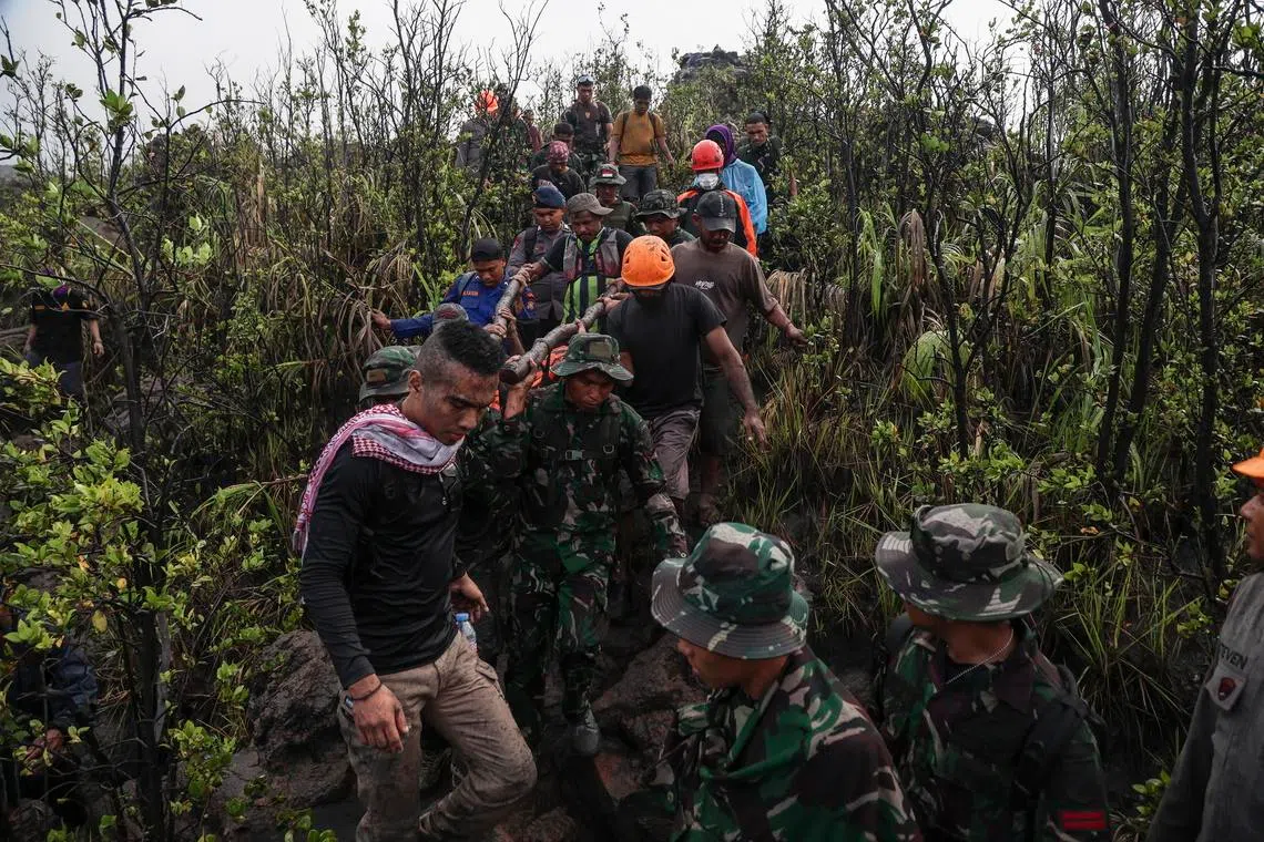 ‘I could only stand and watch’: Indonesian guide recalls trying to save ...