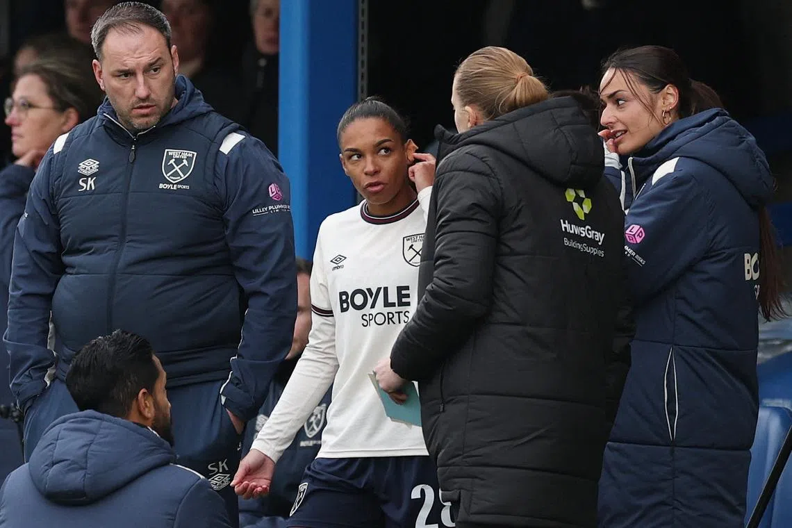 Cascarino denied West Ham WSL debut because she was wearing an earring ...