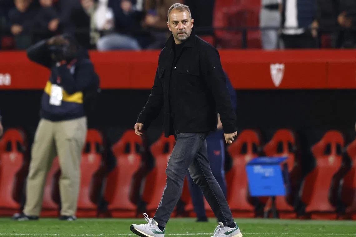 Players and coaches must protect Spanish referees, says Barca's Flick ...